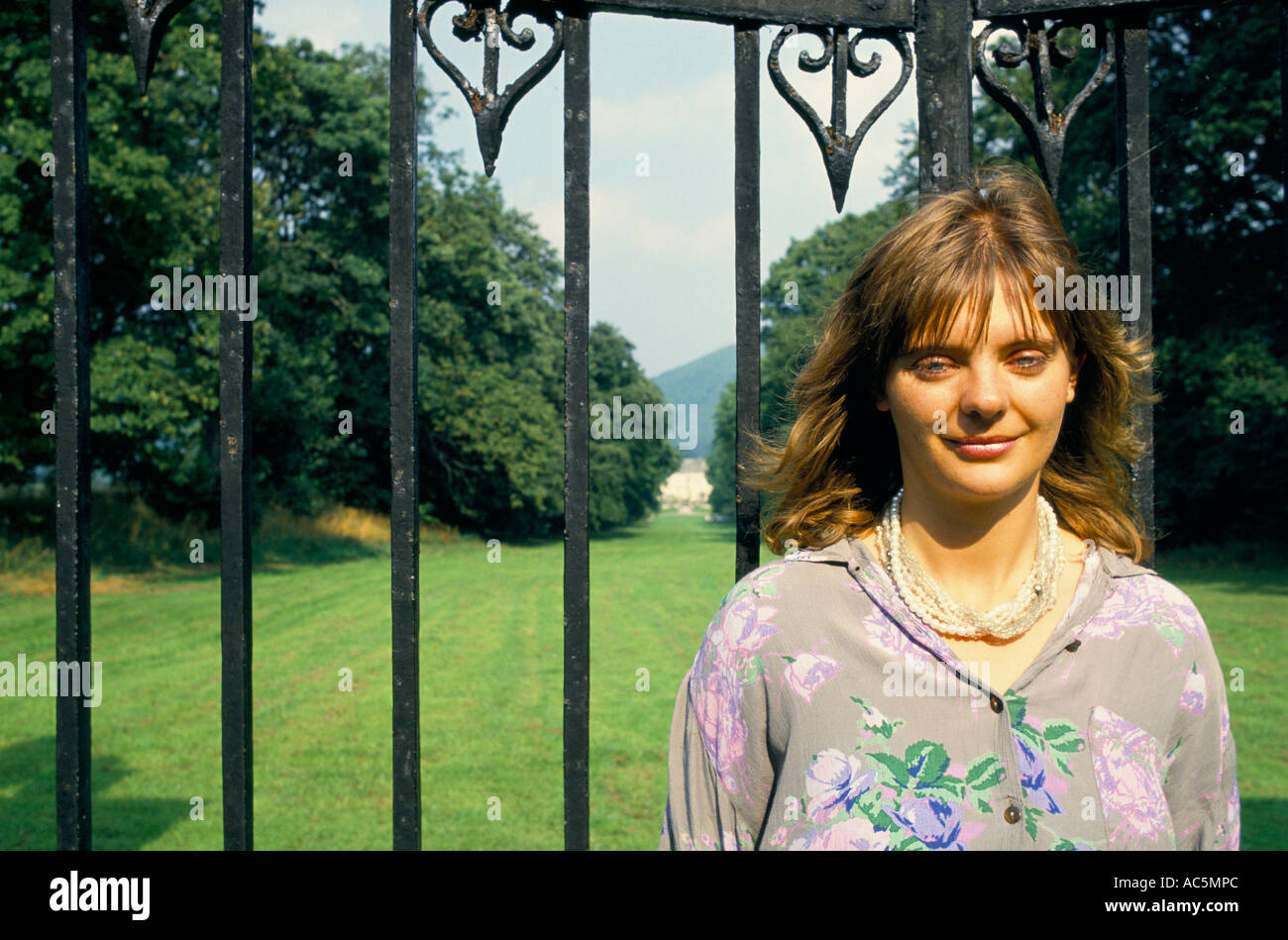 Gentry garden party hi-res stock photography and images - Alamy