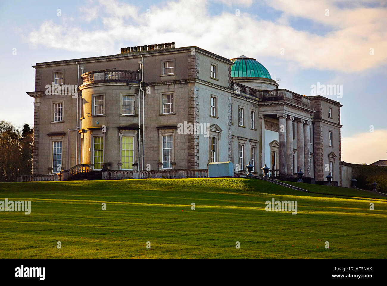 Neoclassical manor house hi-res stock photography and images - Alamy