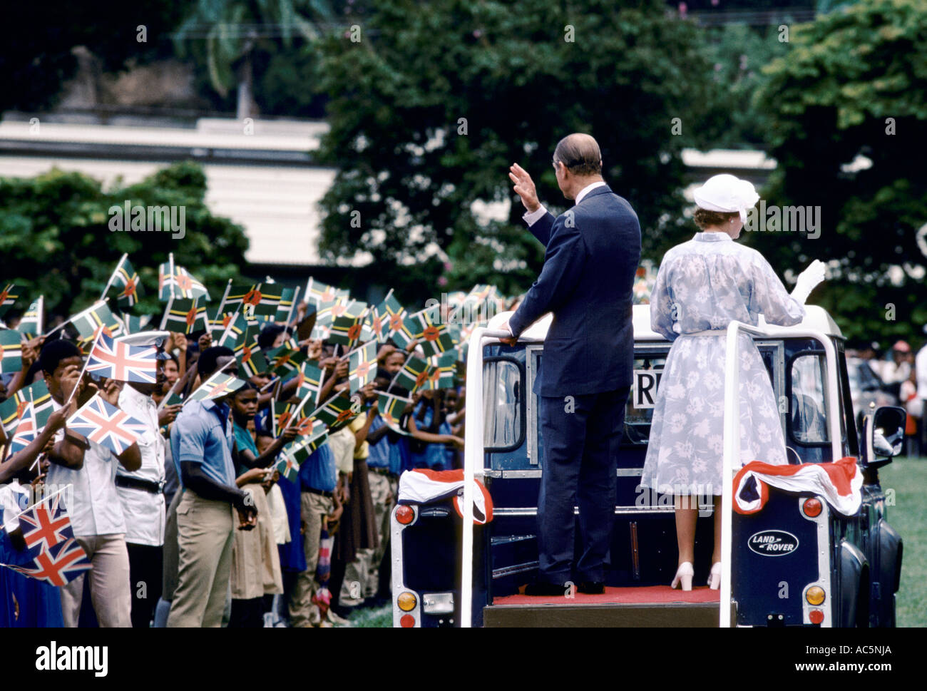 Royal hand wave hi-res stock photography and images - Alamy