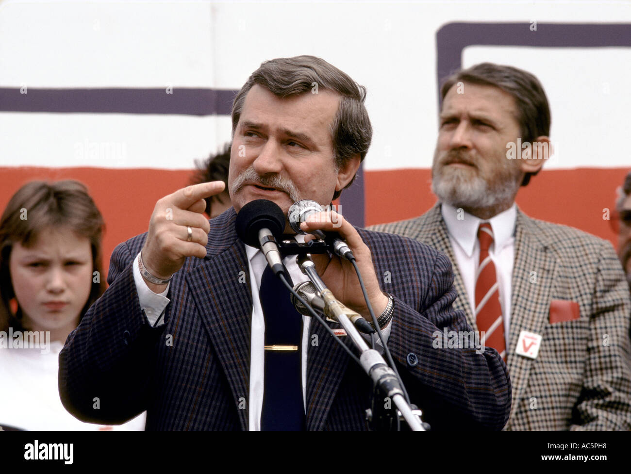 Poland 1989 election hi-res stock photography and images - Alamy
