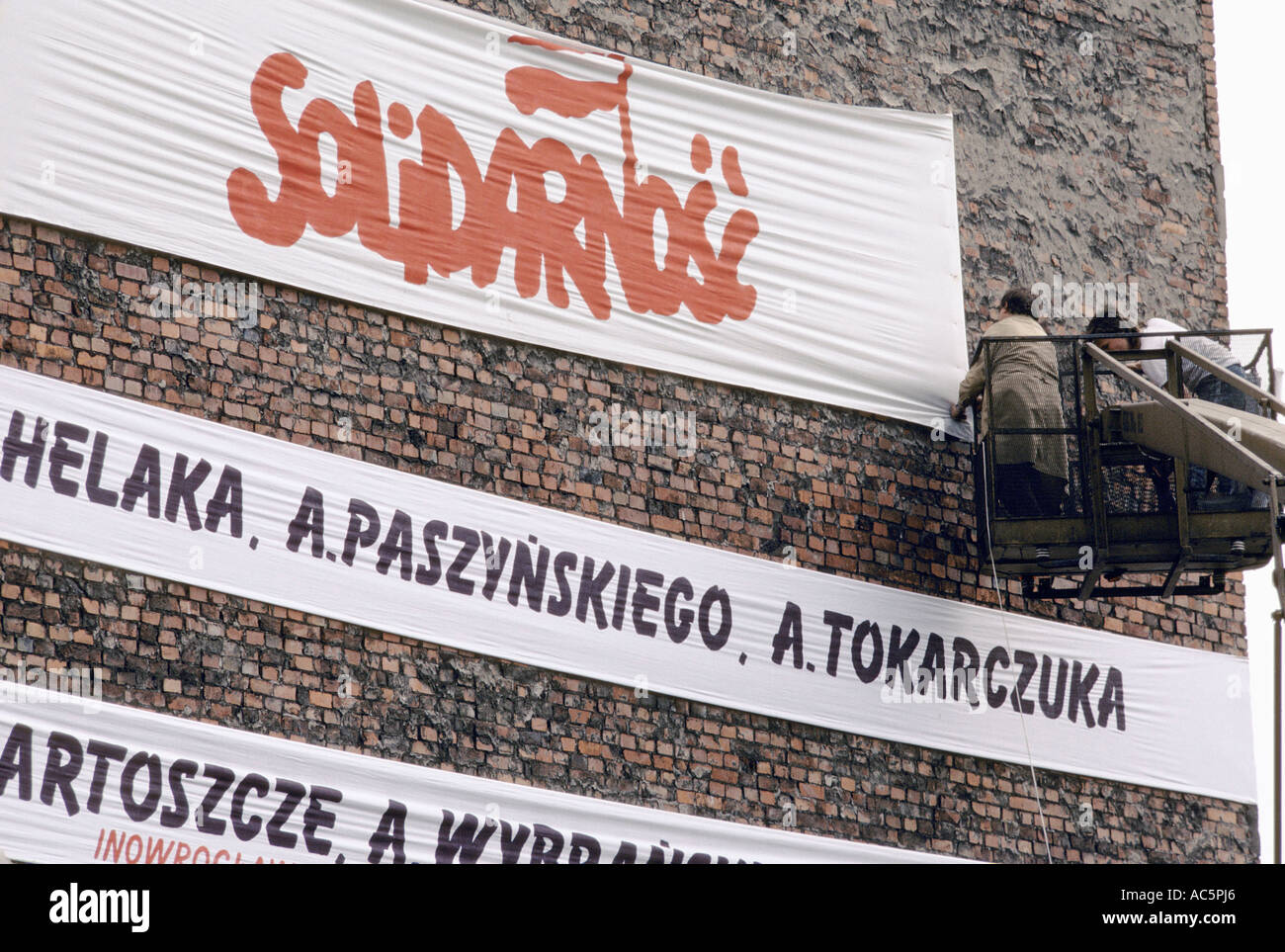 Poland solidarity 1989 poster hi-res stock photography and images - Alamy