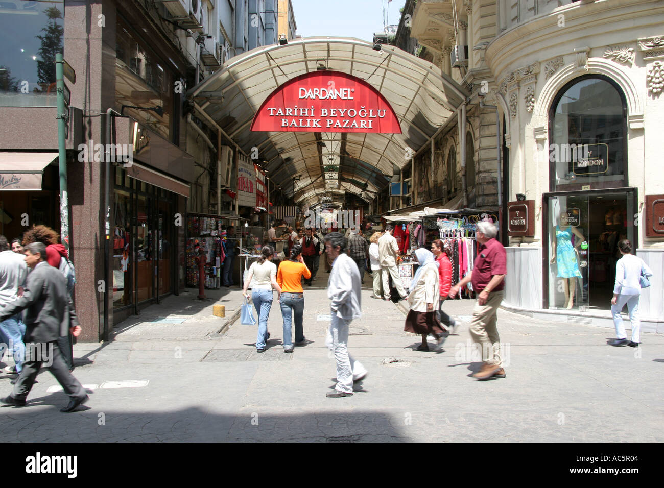 Europa Europe Tuerkei Türkei Turkey Istanbul Beyoglu Balik Pazari ...