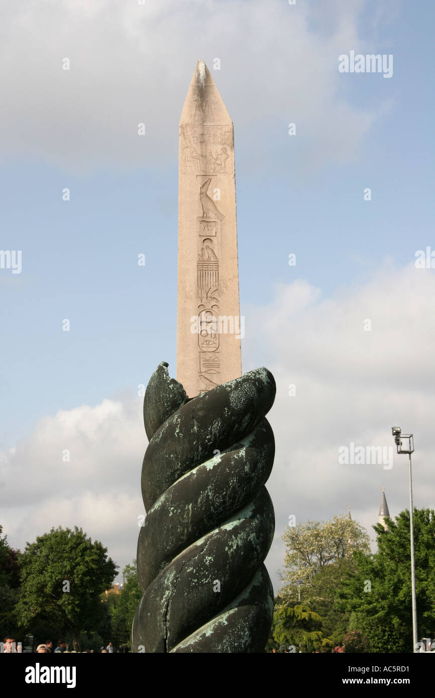 Column snakes hi-res stock photography and images - Alamy