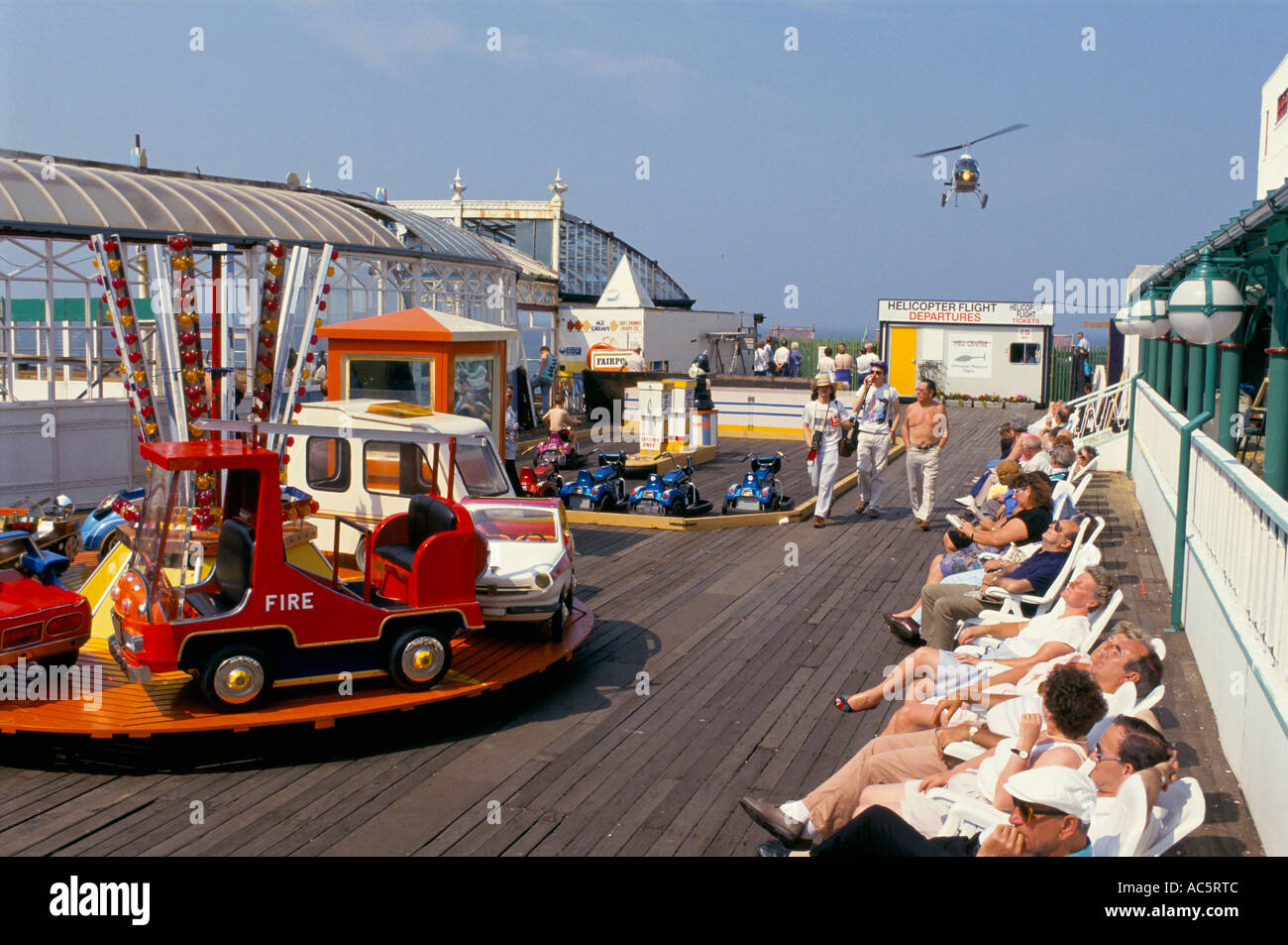 Blackpool Pier Funfair Rides Stock Photos & Blackpool Pier Funfair ...