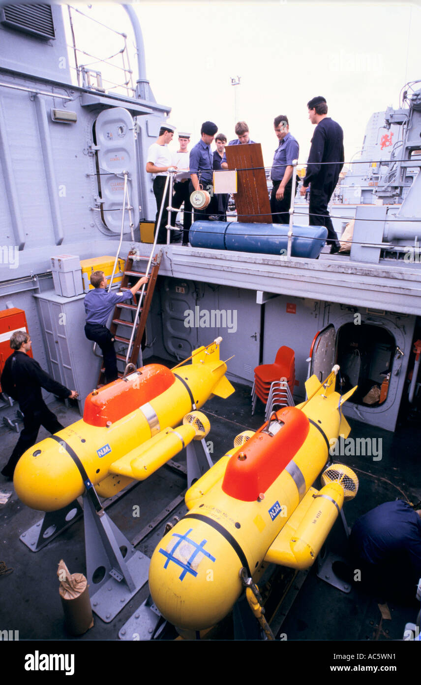 Royal Navy Minesweeper High Resolution Stock Photography and Images - Alamy