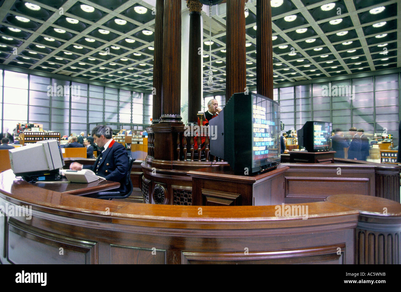 Lloyds bank interior hi-res stock photography and images - Alamy