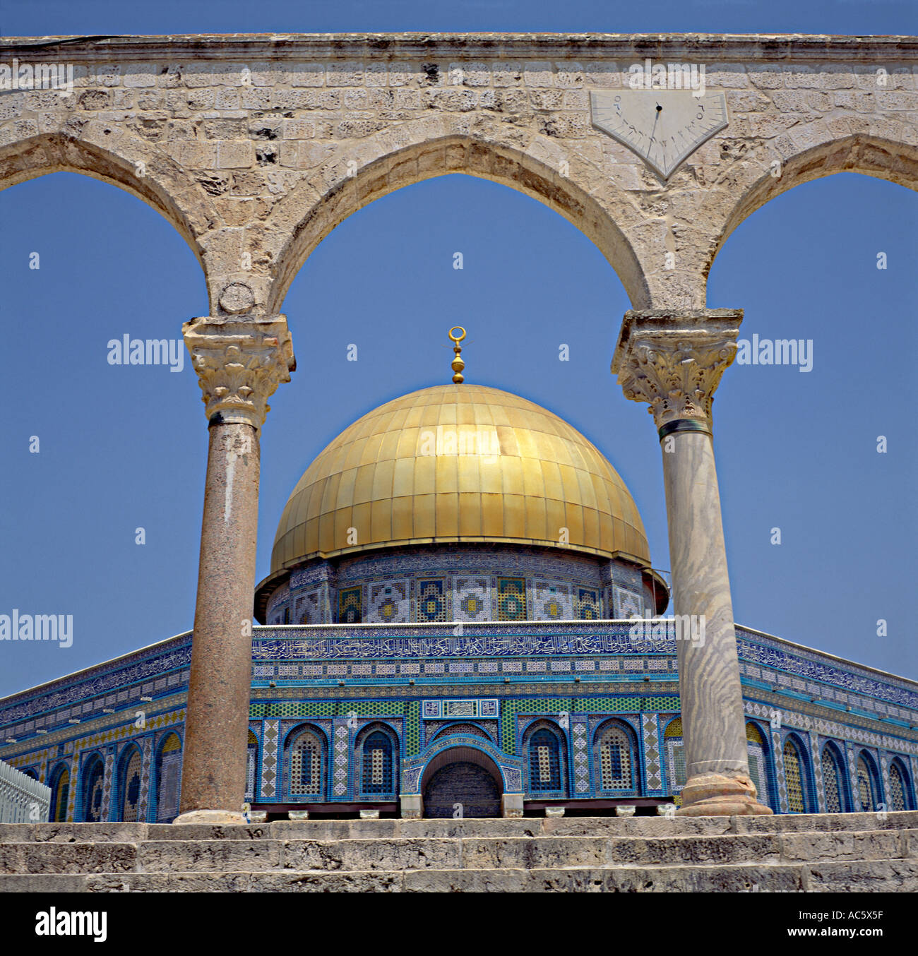 Dome of the Rock in Jerusalem Israel Day Dome Of The Rock International ...