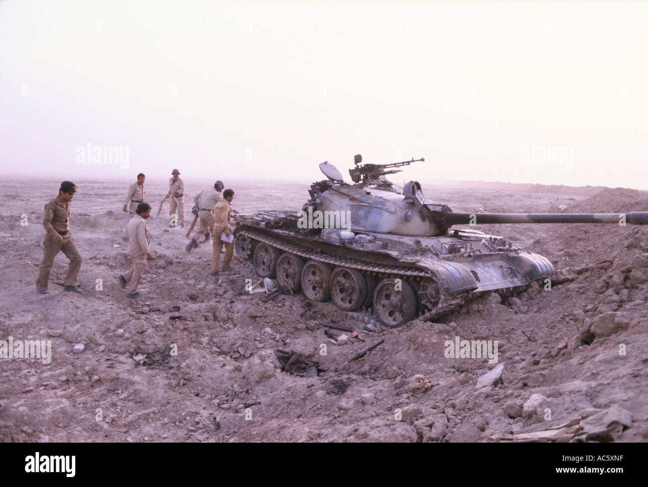 IRAQ/ IRAN WAR IRAQI SOLDIERS APPROACH CAPTURED IRANIAN TANK NEAR Stock ...