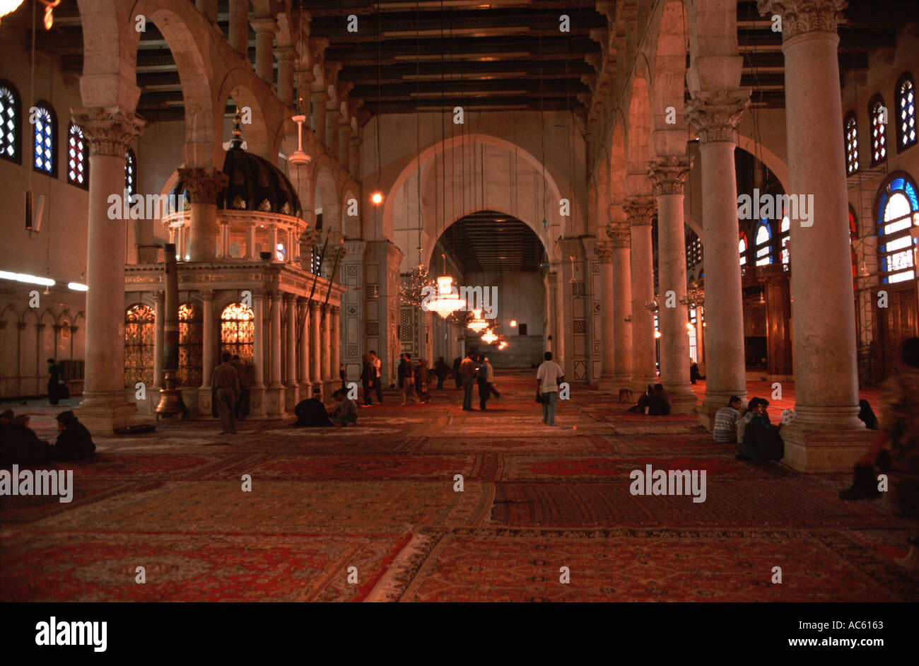 Interior of Omayyad Mosque in Damascus Syria Stock Photo - Alamy