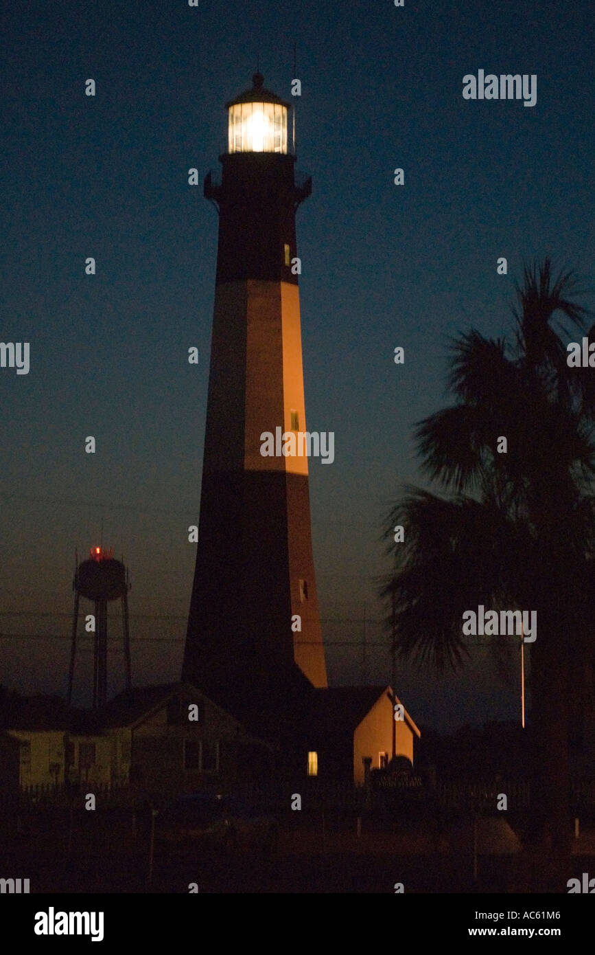 Lighthouse night tybee island usa hi-res stock photography and images ...