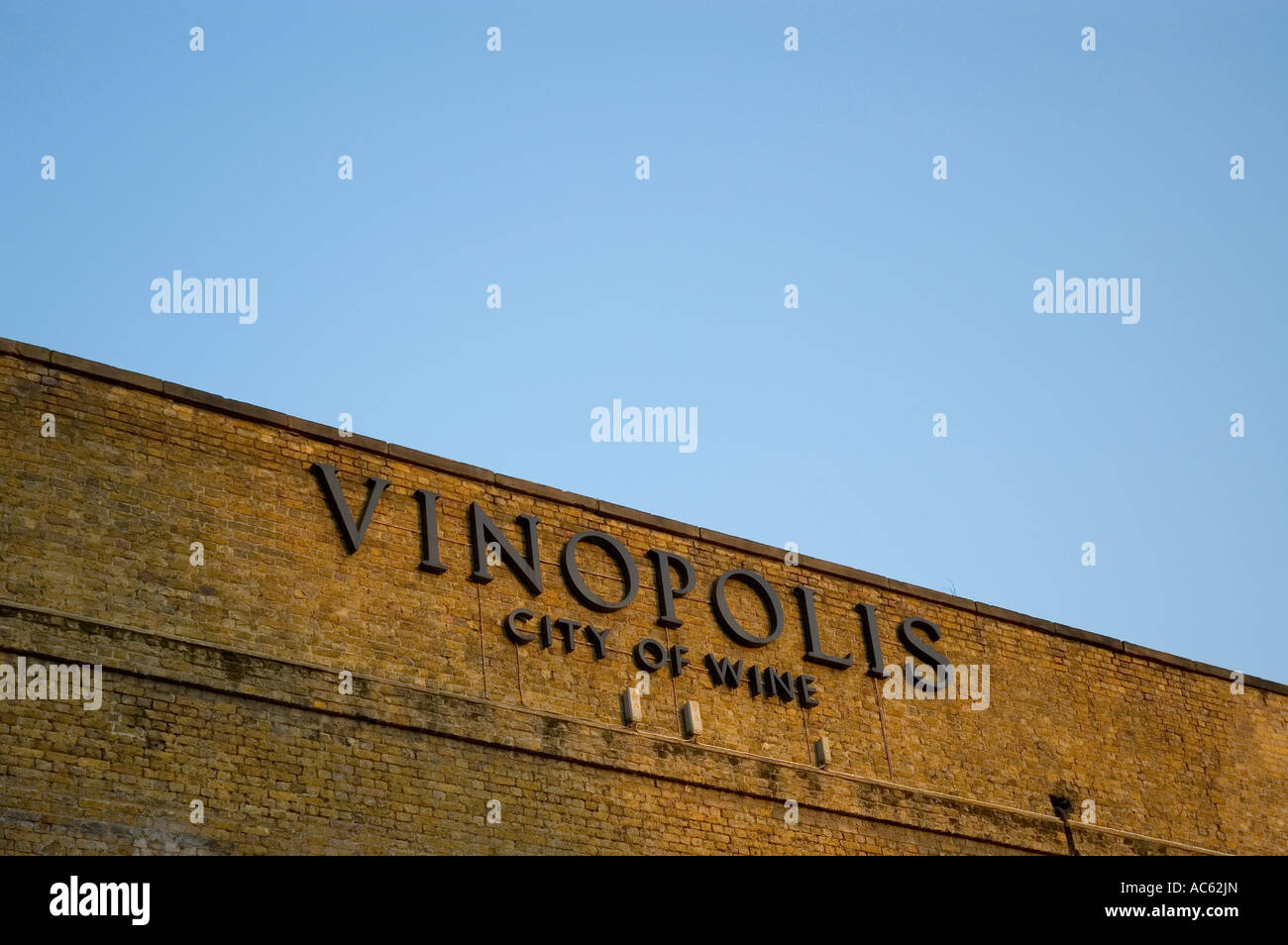London vinopolis hi-res stock photography and images - Alamy