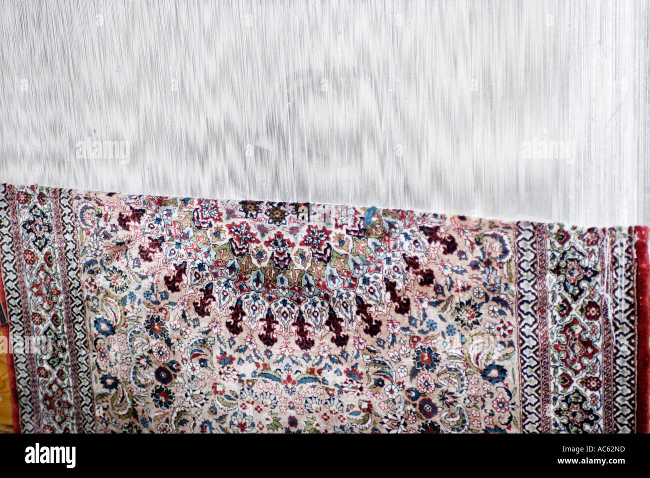 Chinese silk threads hi-res stock photography and images - Alamy