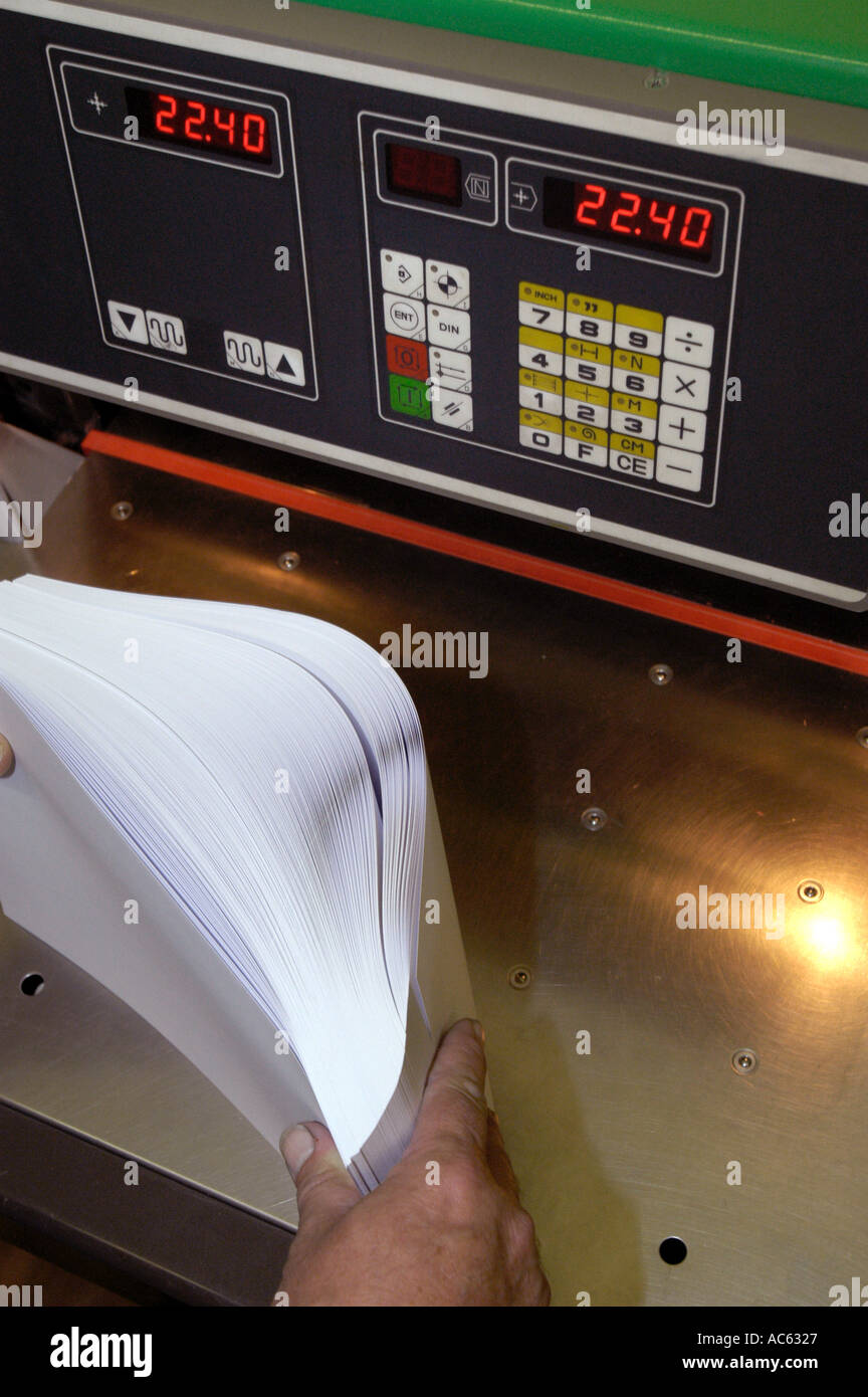 Guillotine machine hi-res stock photography and images - Alamy
