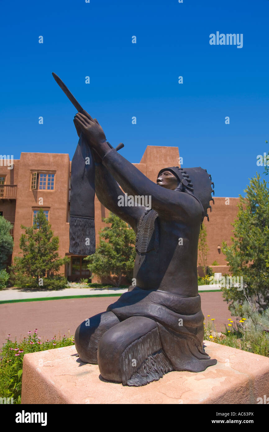 INDIAN SCULPTURE, SANTA FE, NEW MEXICO Stock Photo - Alamy