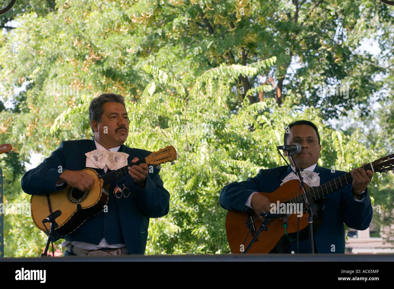 Mariachi musicians at the Fiesta de Santa Fe New Mexico Stock Photo - Alamy