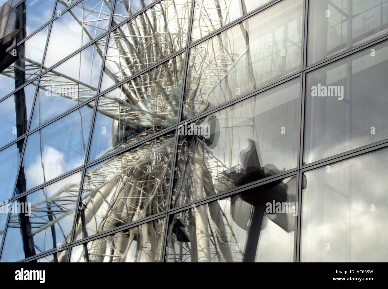 Big wheel window hi-res stock photography and images - Alamy