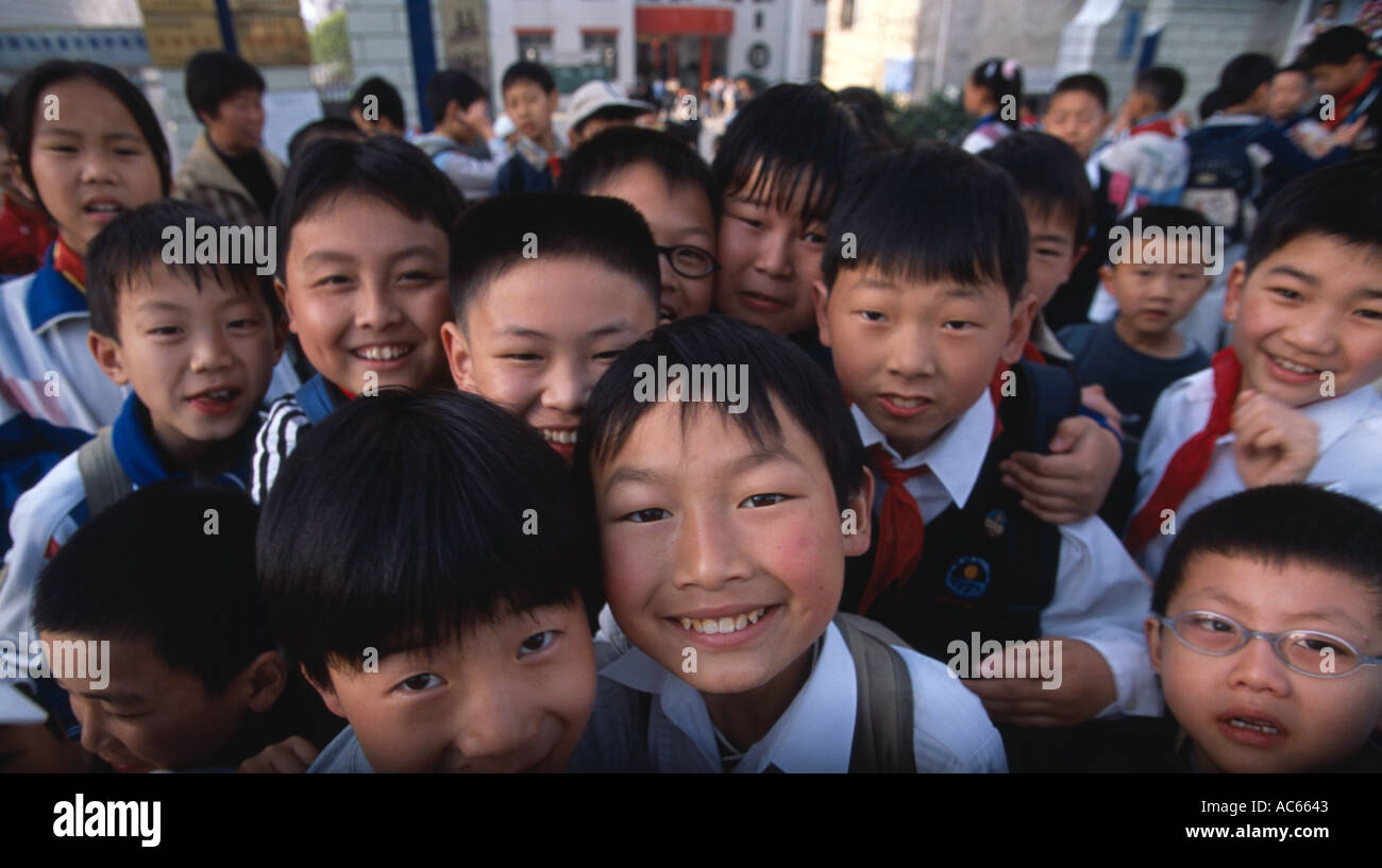 An array of smiling school children in Zigui China Stock Photo - Alamy