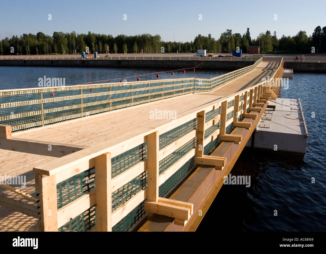 Temporary wooden pontoon bridge ( ponton bridge , floating bridge ...