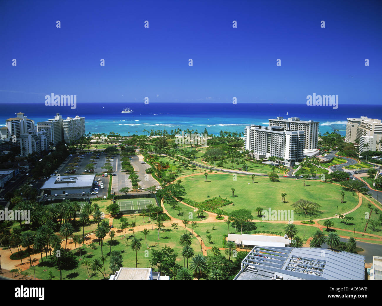 Overview of Fort Derussy Park and Waikiki hotels in Honolulu on Oahu ...