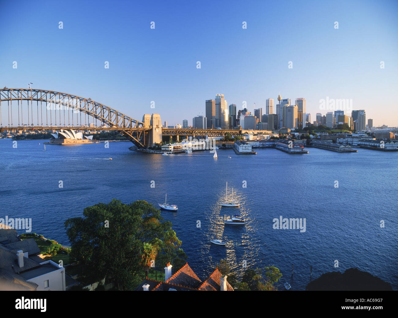Harbour activity sydney ferry hi-res stock photography and images - Alamy