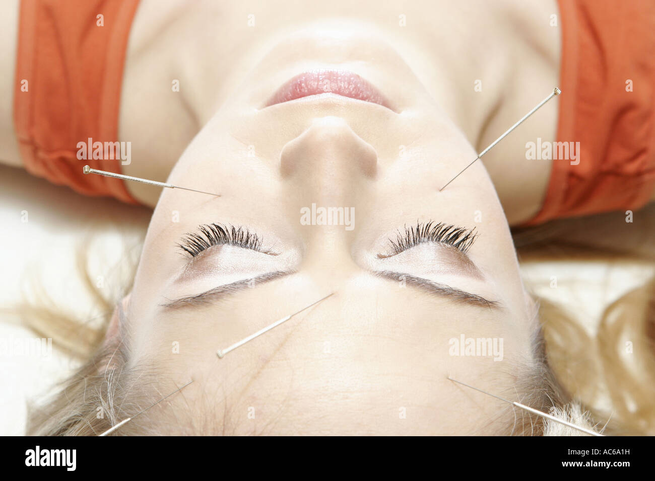 Acupuncture meridians hand hi-res stock photography and images - Alamy