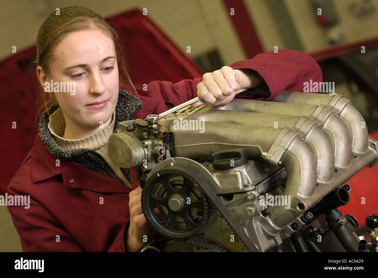 Mechanic car garage uk hi-res stock photography and images - Alamy