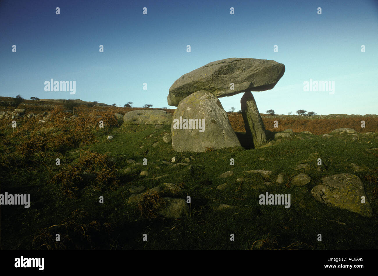 Poets Stone, Nr Roewen Gwynedd Wales Neolithic burial chamber HOMER ...