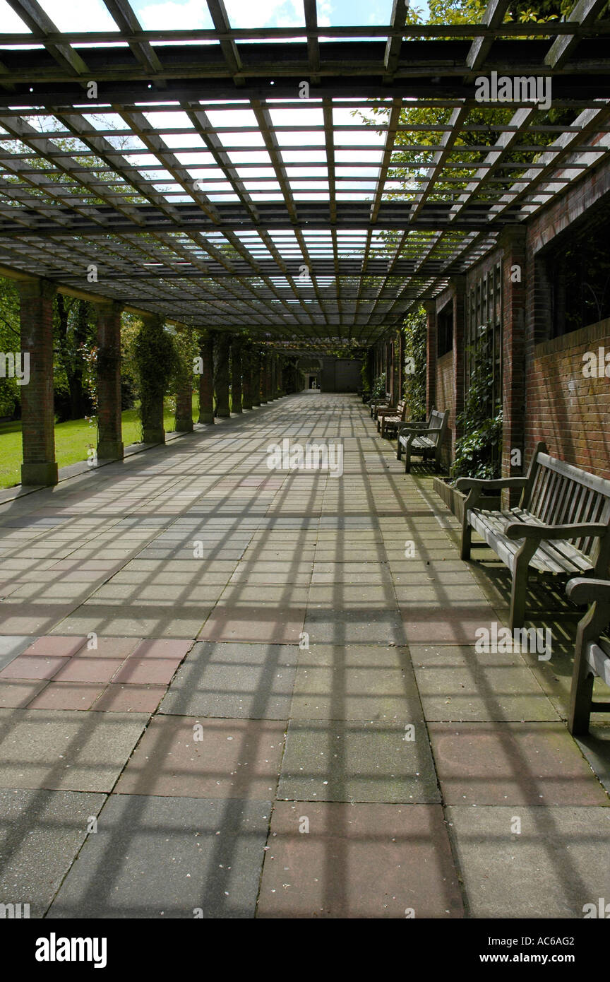 Trellis patterns hi-res stock photography and images - Alamy