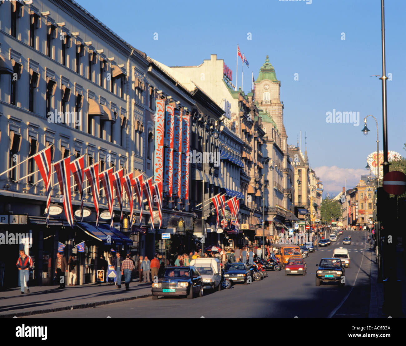 Karl johans gate shopping street hi-res stock photography and images ...