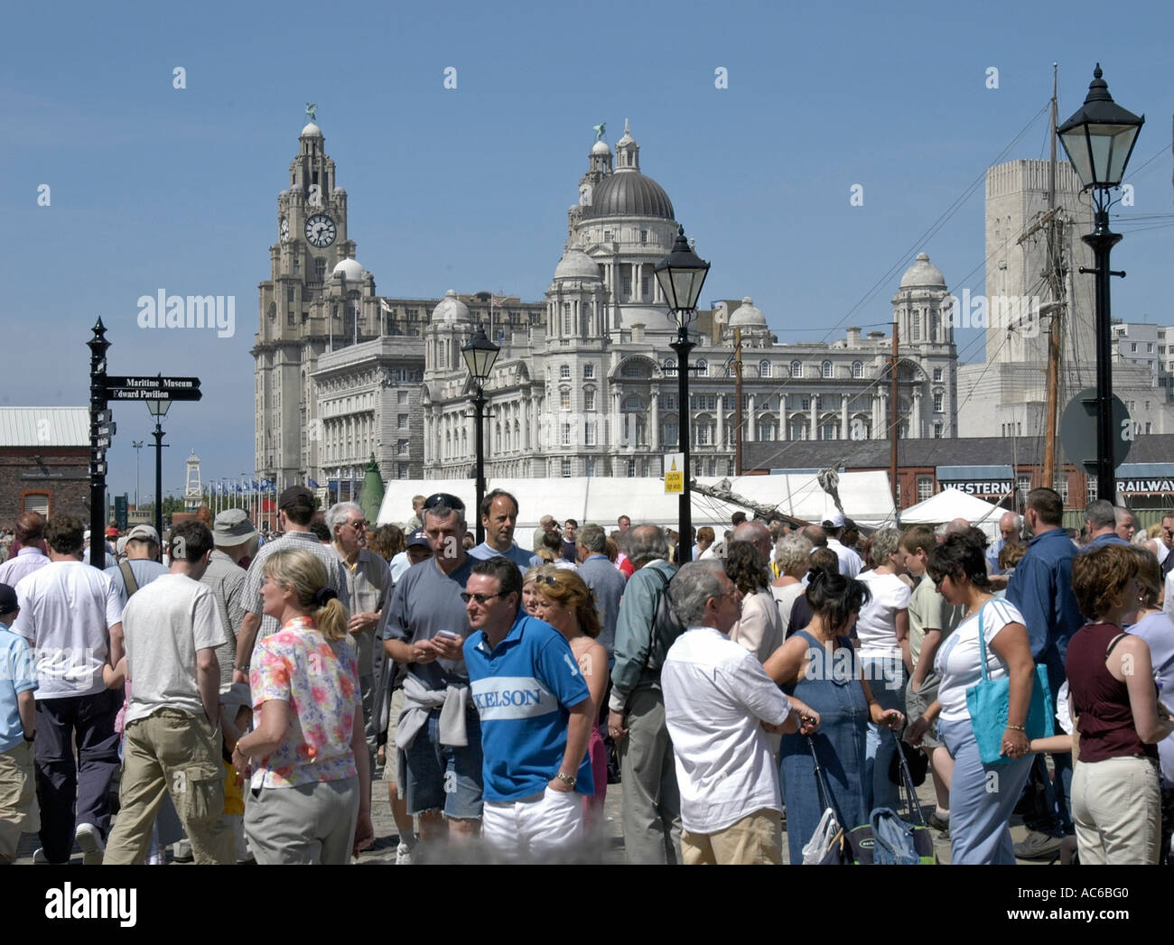 Dock fron hi-res stock photography and images - Alamy