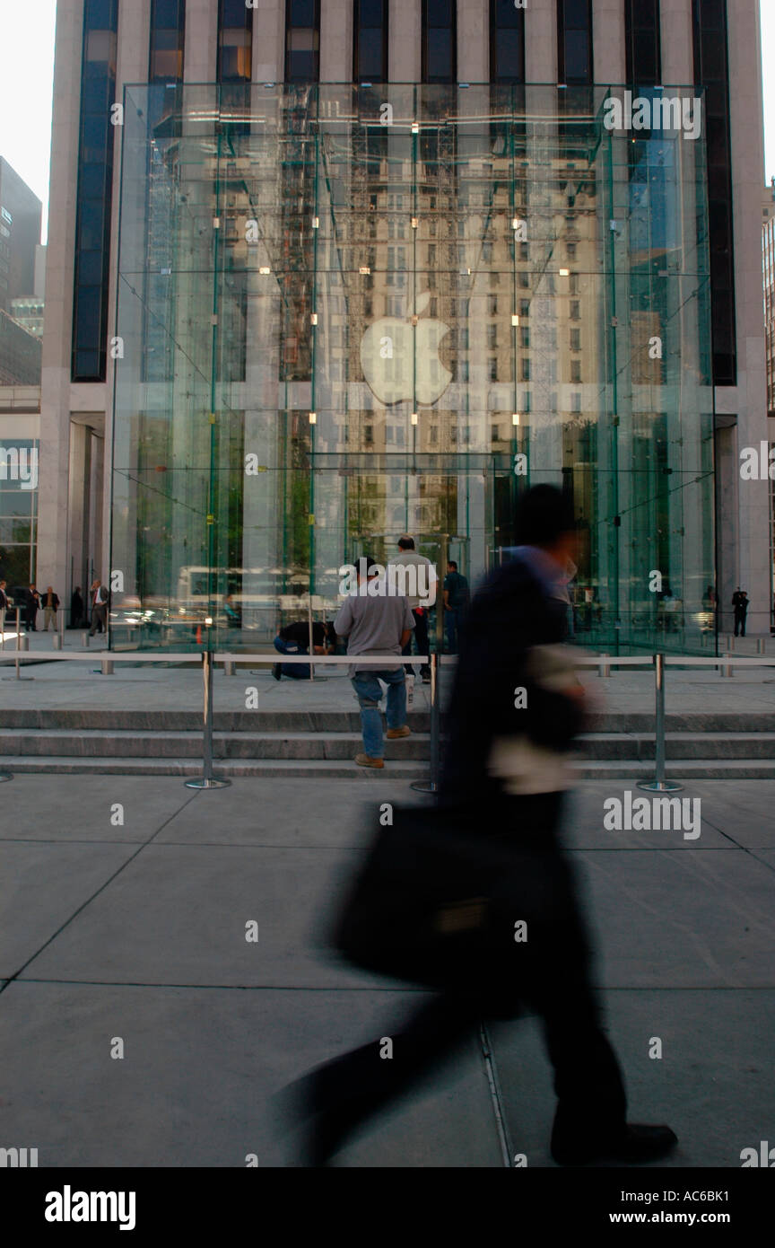 Macs logo hi-res stock photography and images - Alamy