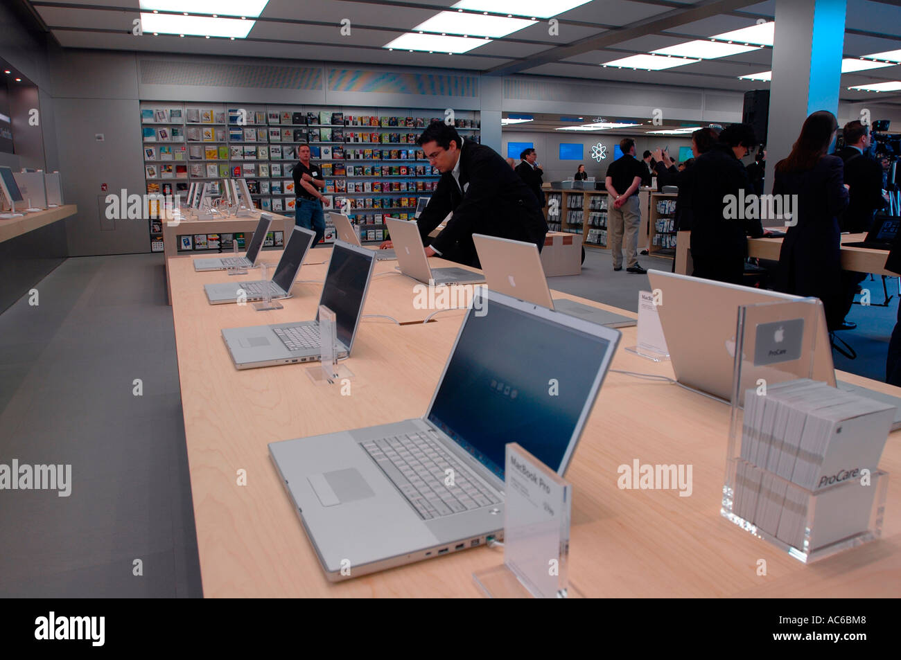 Os x logo hi-res stock photography and images - Alamy