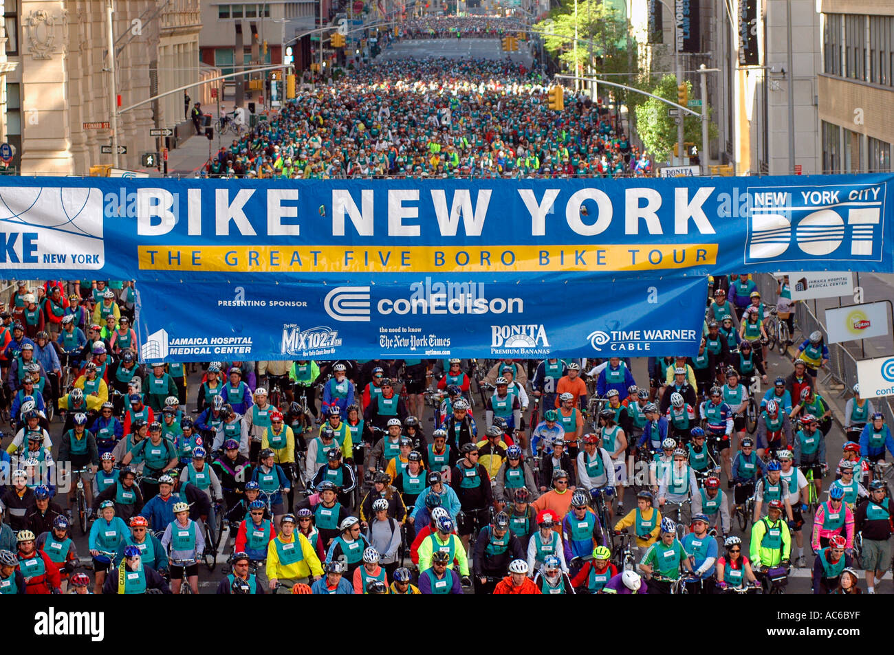 Five boro bike tour hi-res stock photography and images - Alamy