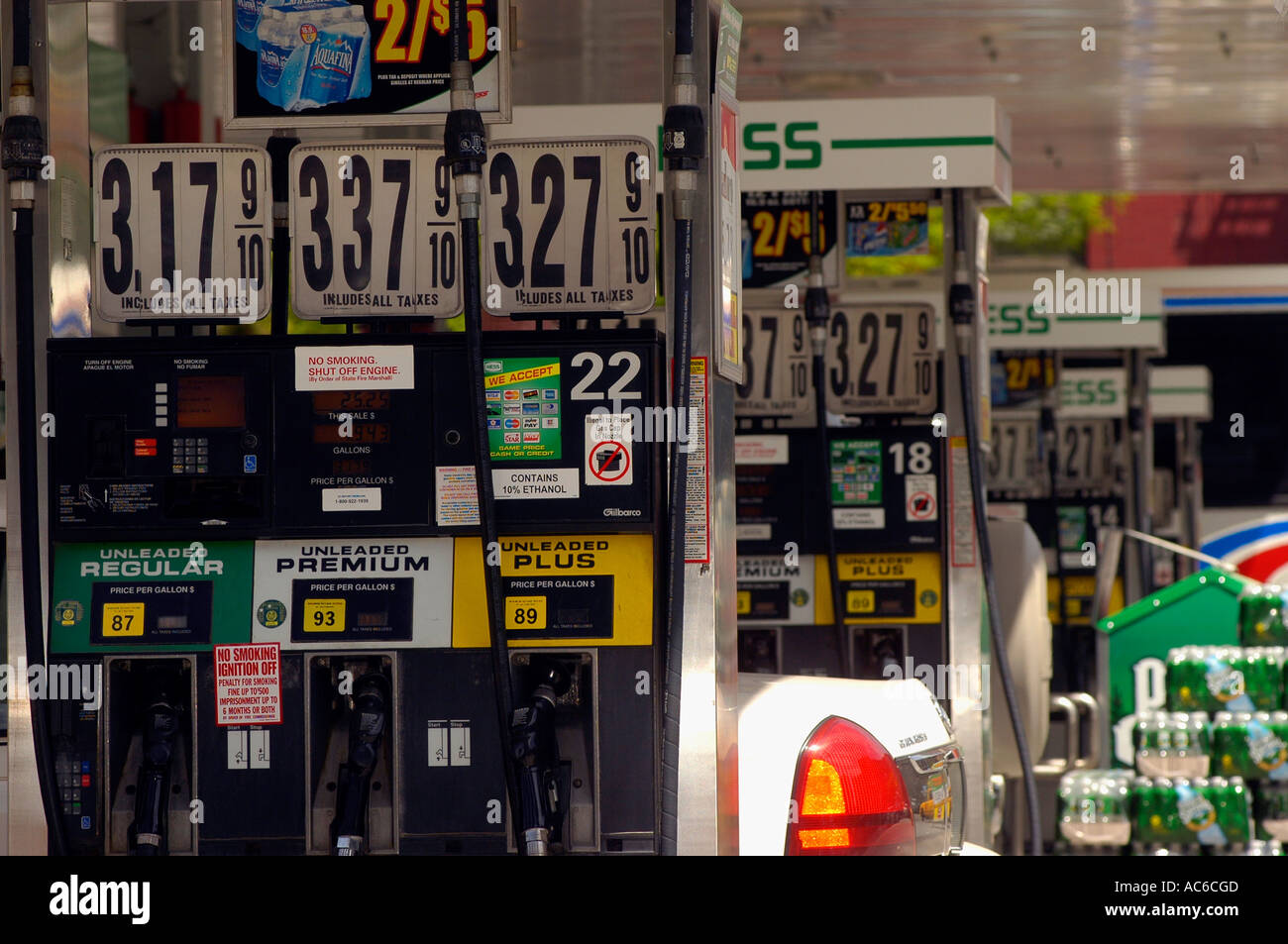 Gas pumps hess gasoline station hi-res stock photography and images - Alamy