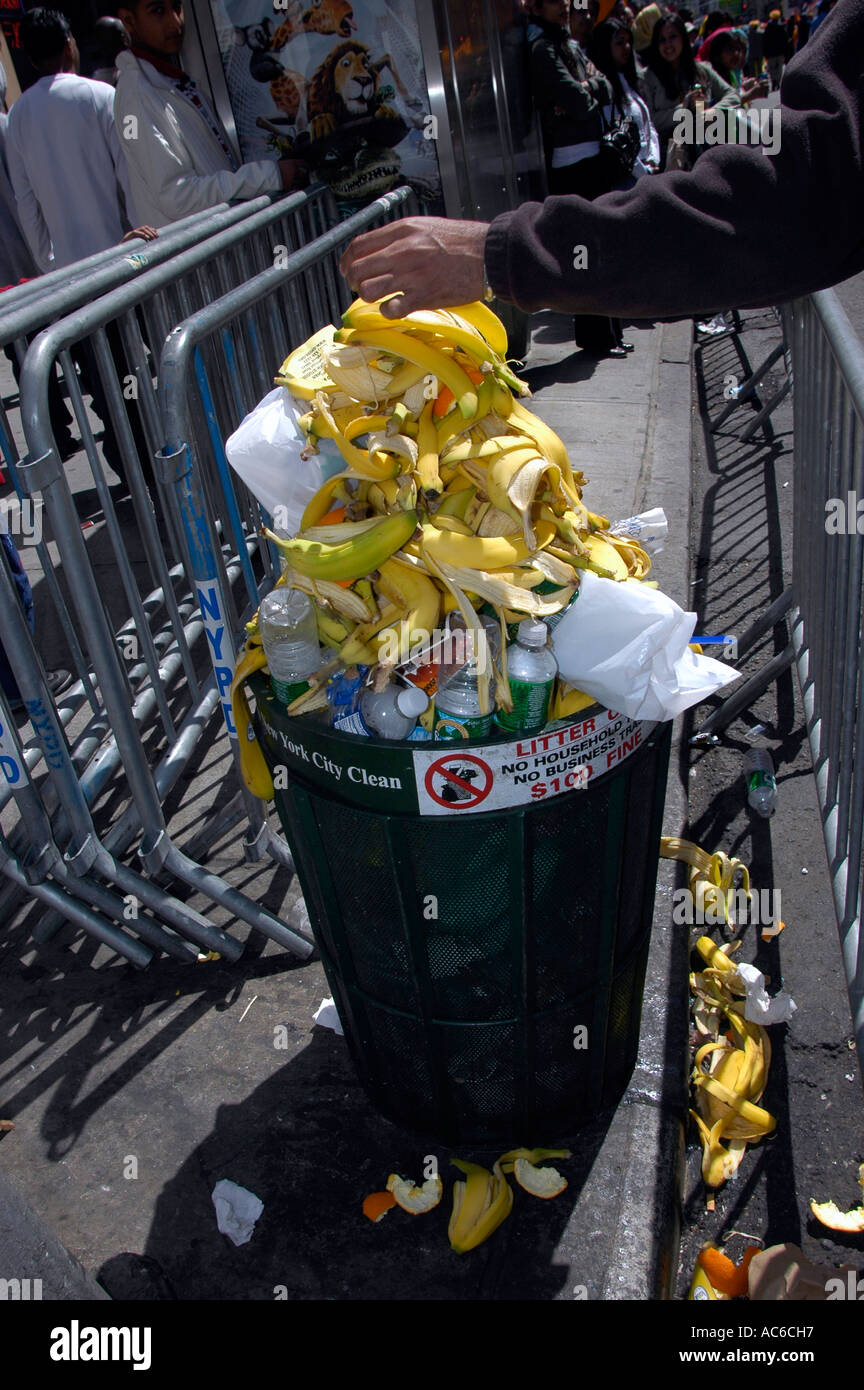 An overflowing trash can at the Sikh Day Parade in NYC Stock Photo - Alamy