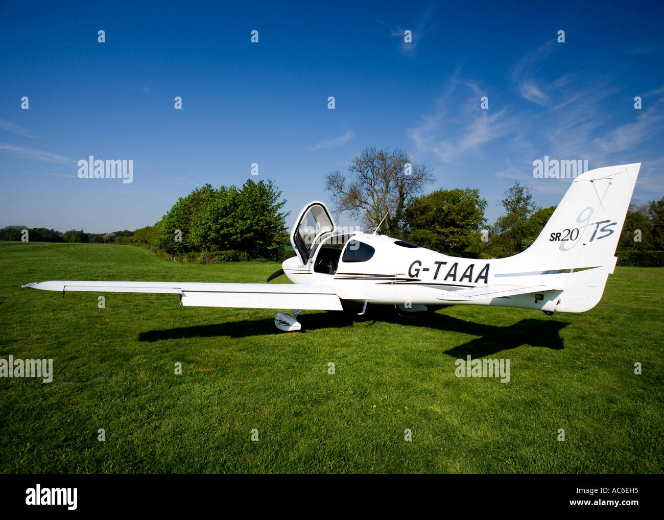 Four seater single engine low winged light aircraft plane aeroplane hi ...