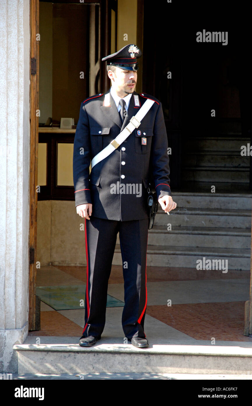 Carabinieri police station rome italy hi-res stock photography and ...