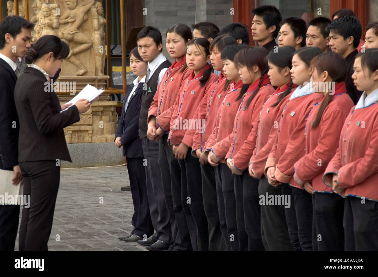 Restaurant staff briefing from manager hi-res stock photography and ...