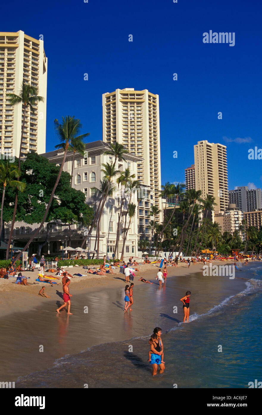 people, tourists, swimmer, swimmers, swimming, bathers, sunbathers ...