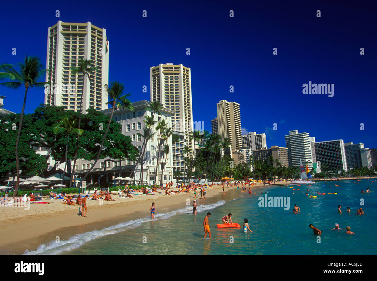 people, tourists, swimmer, swimmers, swimming, bathers, sunbathers ...