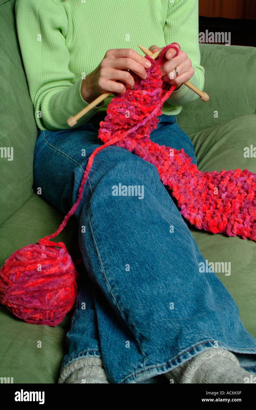 woman knitting (ver 1 Stock Photo - Alamy