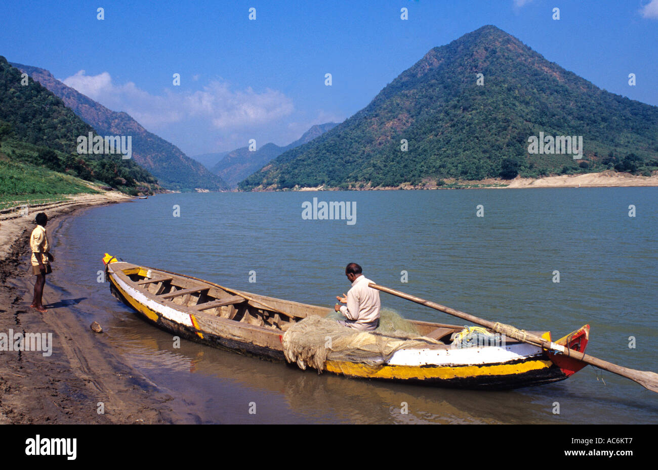 COUNTRY BOAT IN ANDHRA PRADESH Stock Photo - Alamy