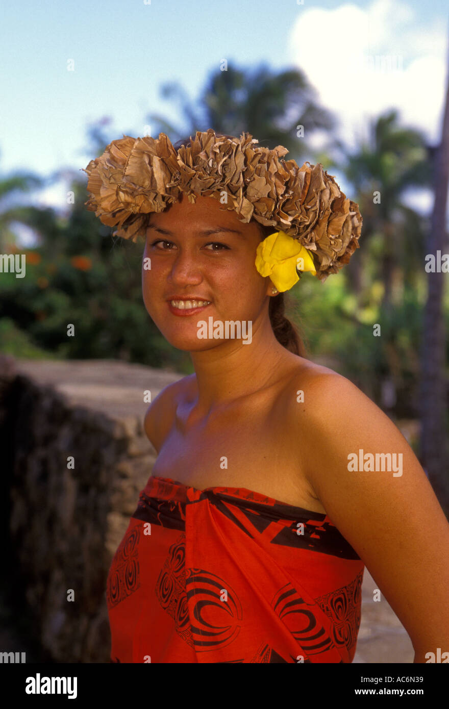 Marquesan woman hi-res stock photography and images - Alamy