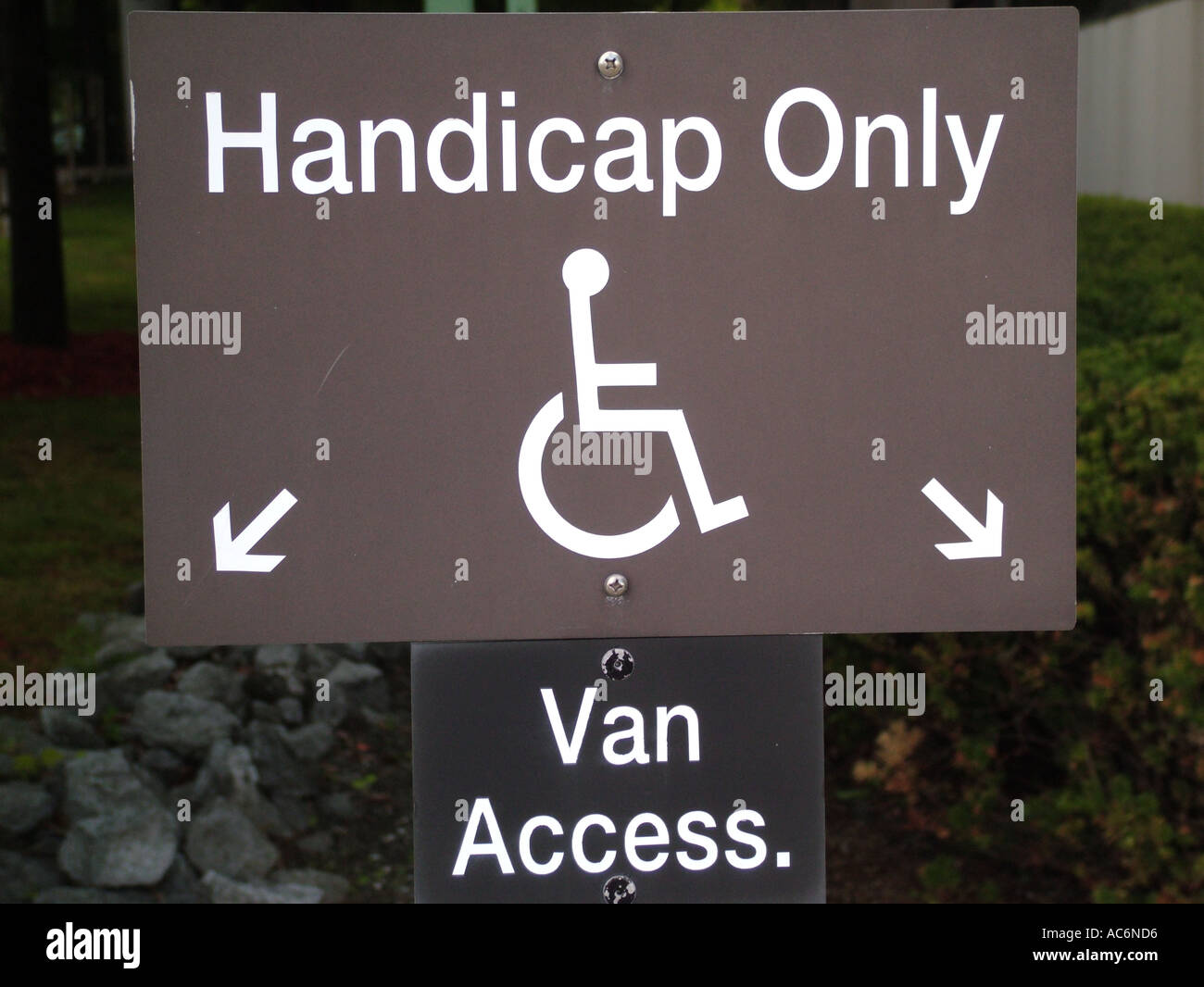 Accessible van hi-res stock photography and images - Alamy