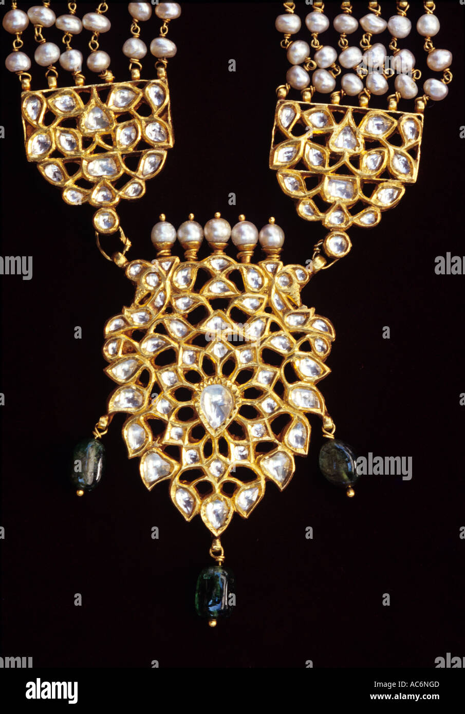 Andhra pradesh and jewelry hi-res stock photography and images - Alamy