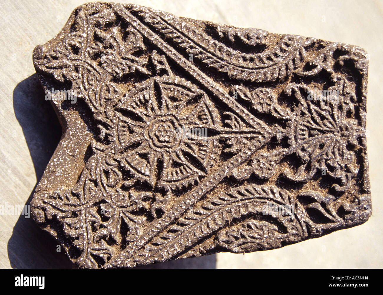 Kalamkari hi-res stock photography and images - Alamy