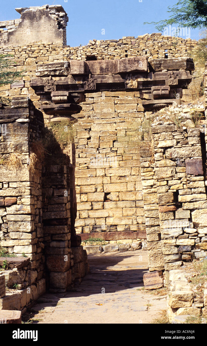 STONE WALLS OF NAVABRAHMA TEMPLE ALAMPUR ANDHRA PRADESH Stock Photo - Alamy
