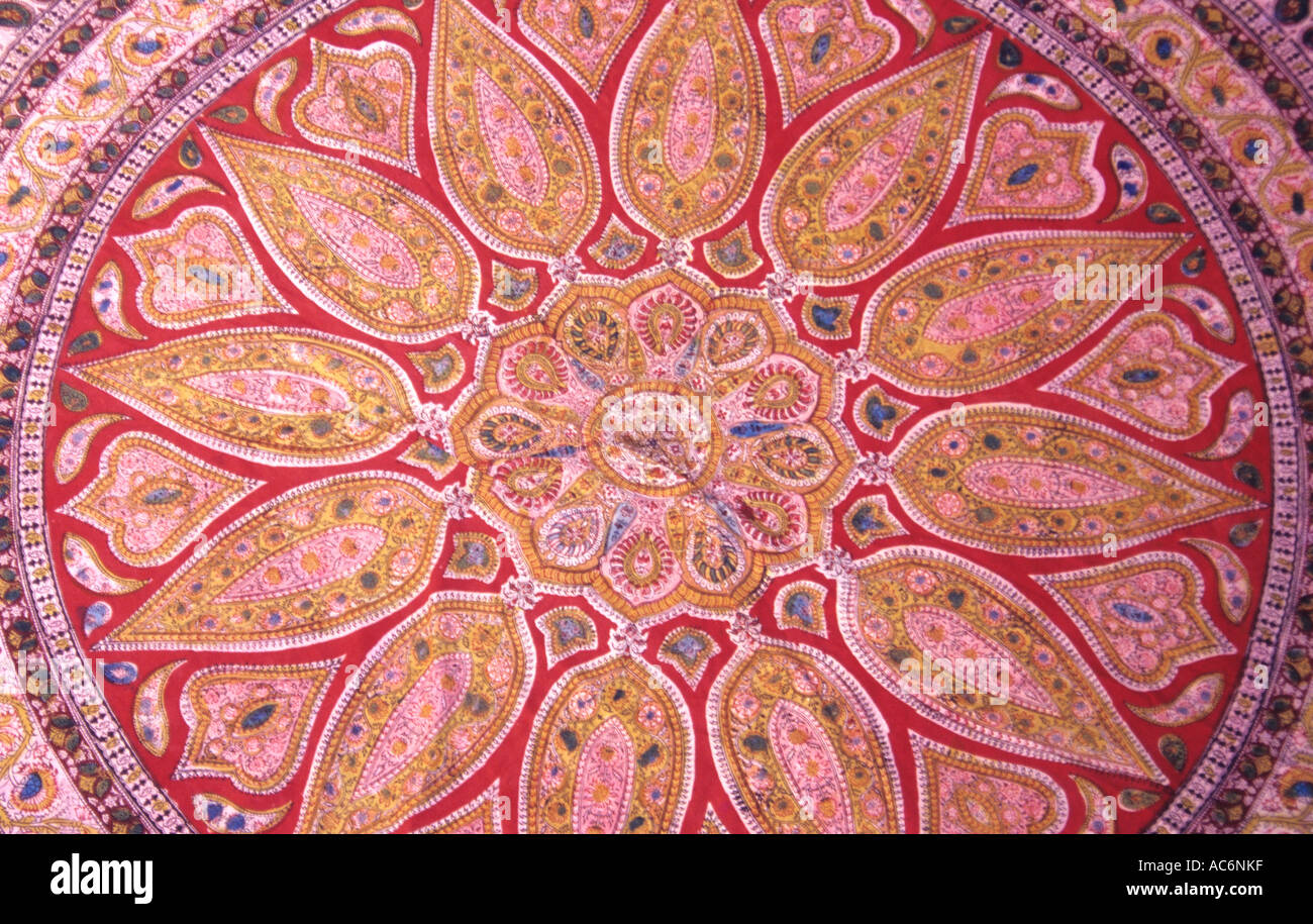 Kalamkari hi-res stock photography and images - Alamy