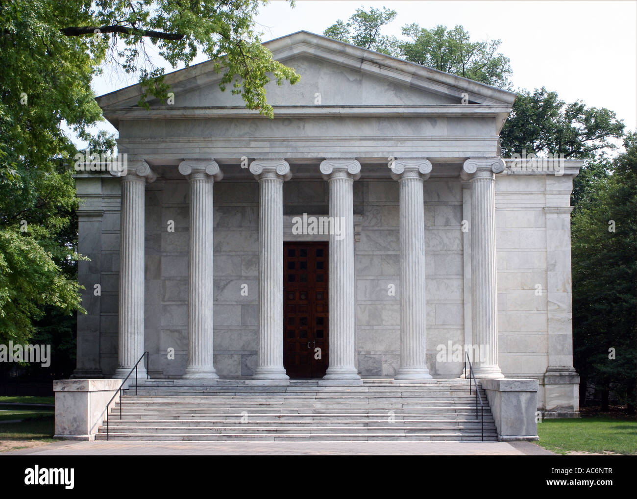 A colonnade structure at Princeton University Stock Photo - Alamy