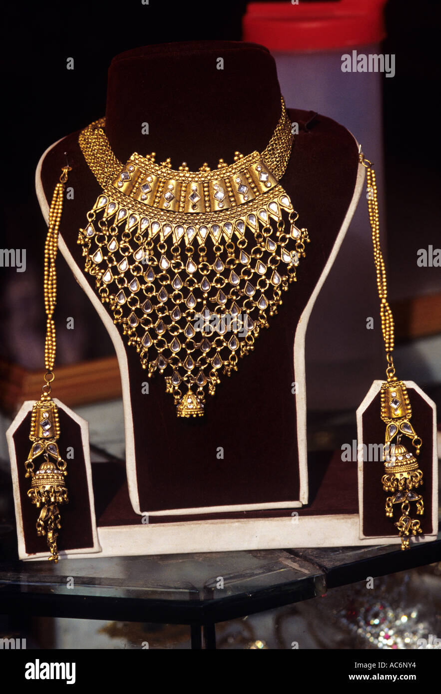 Andhra pradesh and jewelry hi-res stock photography and images - Alamy